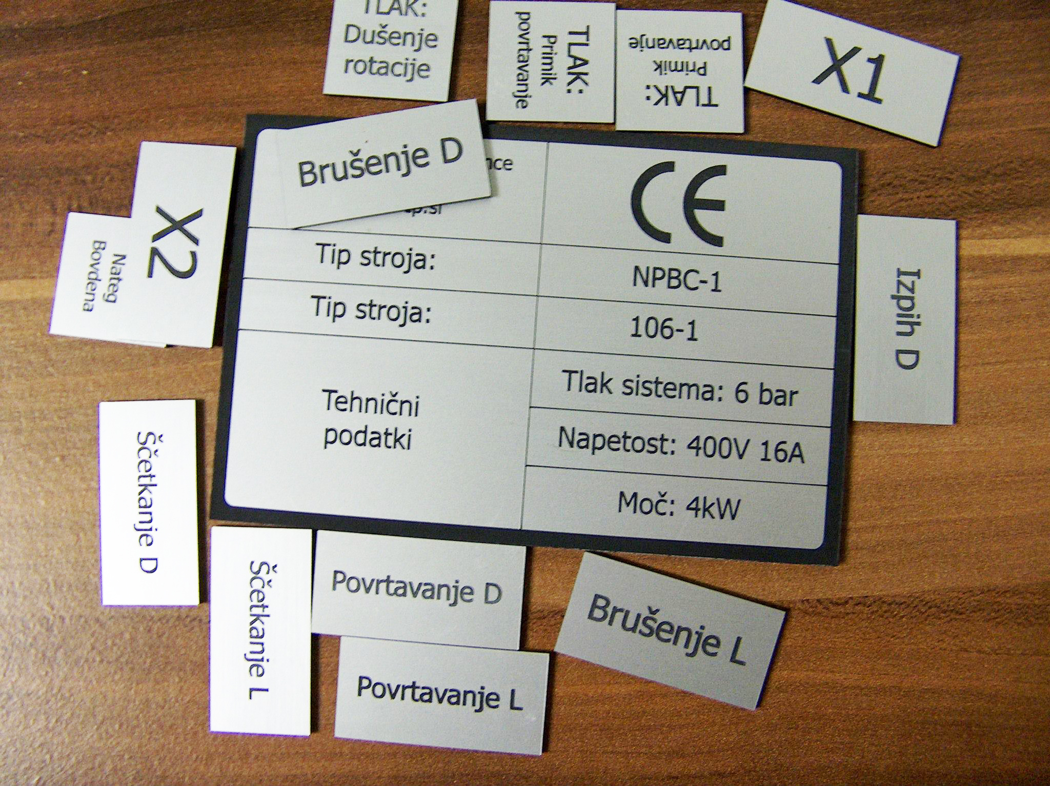 OZNAČEVALNE TABLICE IN TABLE - Tisk in lasersko graviranje Obrh